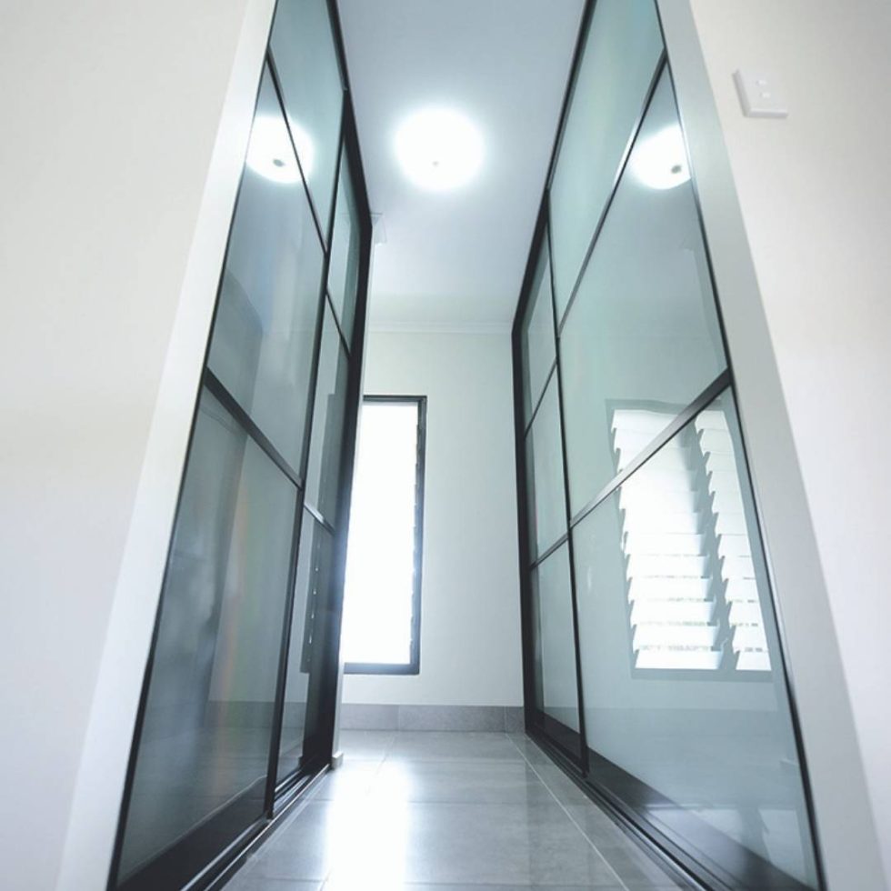 Hinge Versus Sliding Wardrobe Doors. The Pros & Cons